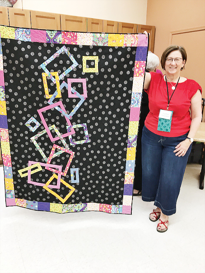 Desert Threads Holds a Mini ‘Quilt University’ – SunBird News